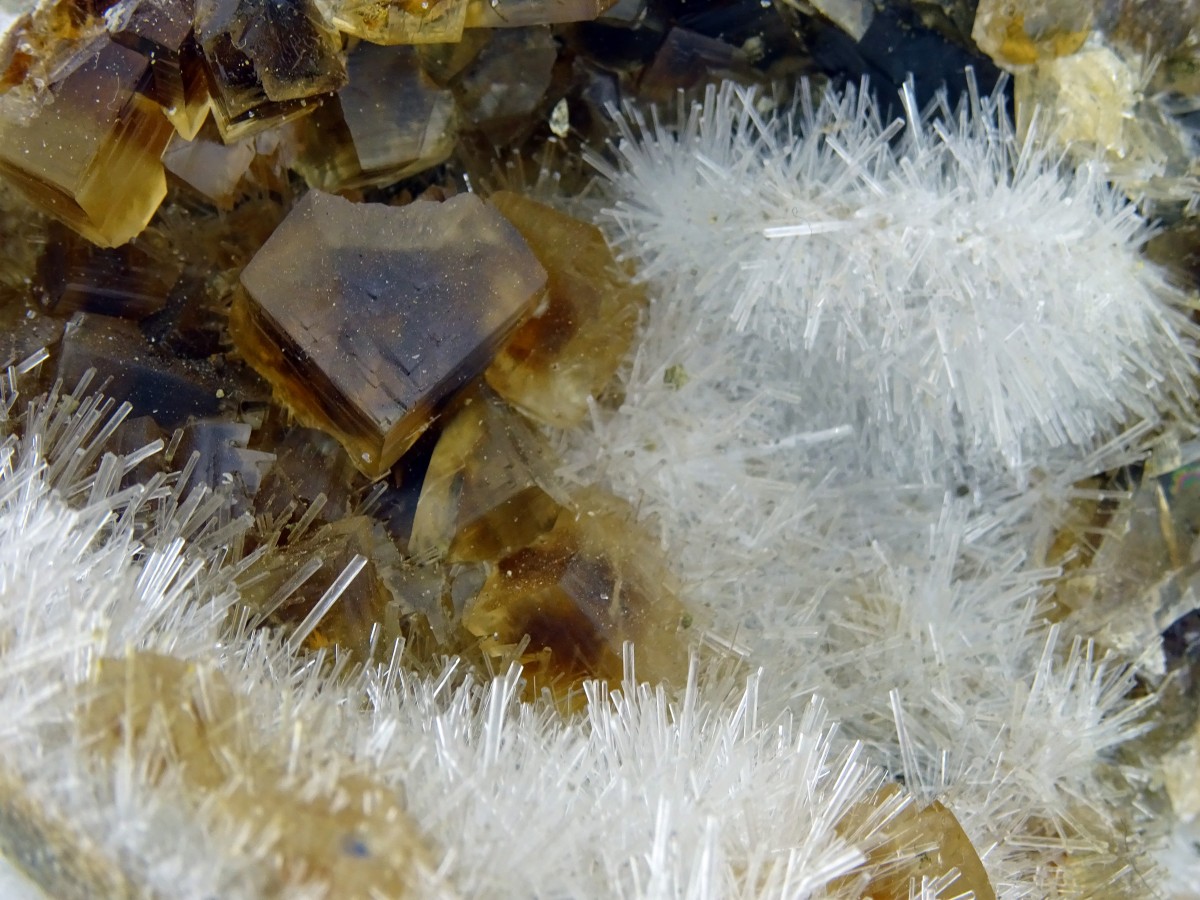 Natrolith, Calzit - MKfactory